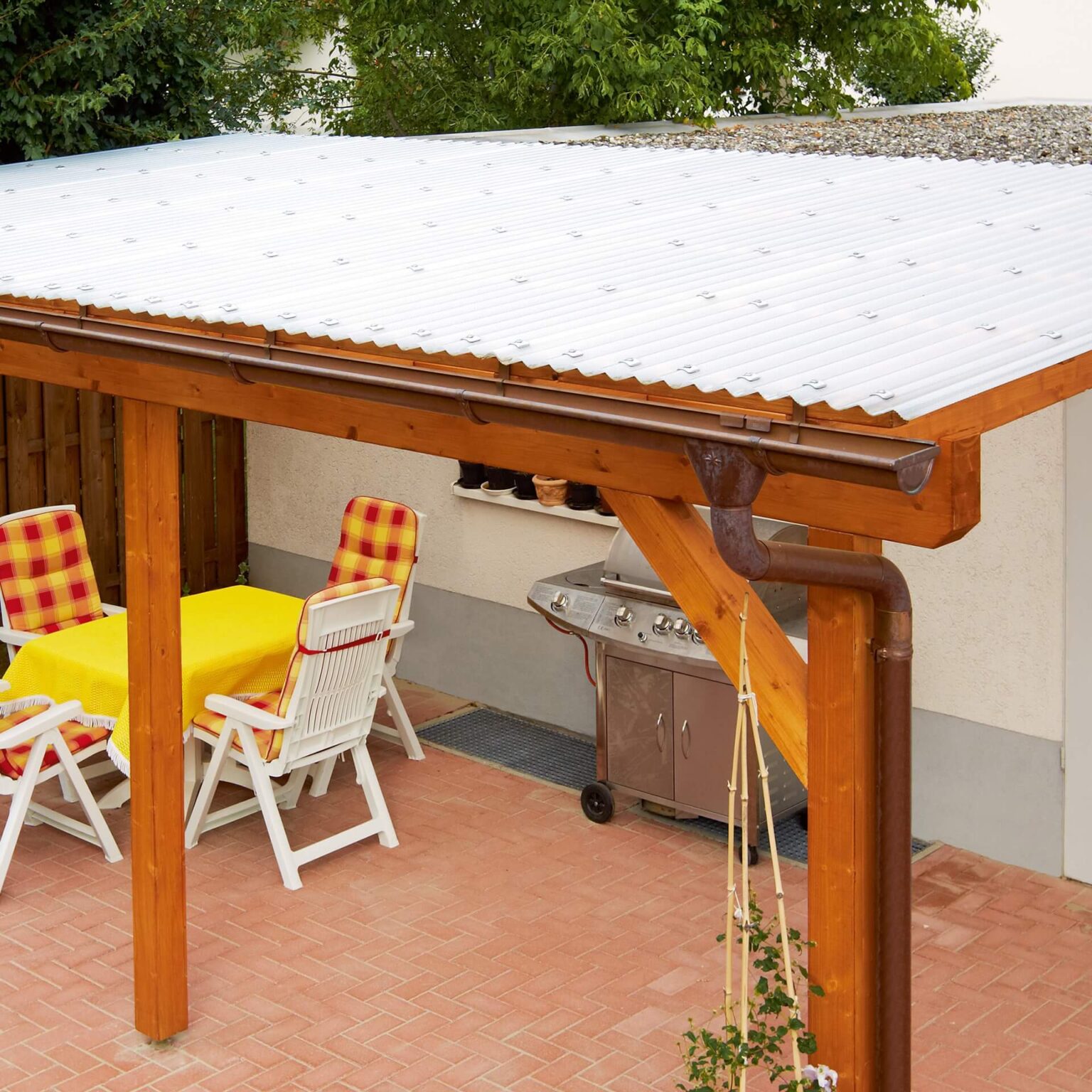 Wellplatten richtig überlappen: So bleibt das Dach dicht | DWZ Shop Blog